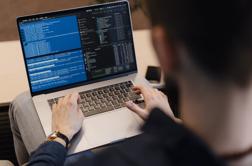 Programista - praca na miarę XXI wieku | Studia Podyplomowe ...